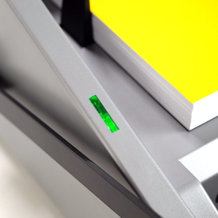 GBC® VeloBind™ 2 Punch and Bind Machine, Binds 500 Sheets, Punches 20 ...